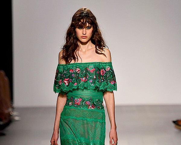 LA Designer Tadashi Shoji Unveils Spring/Summer ’18 at NYFW ...