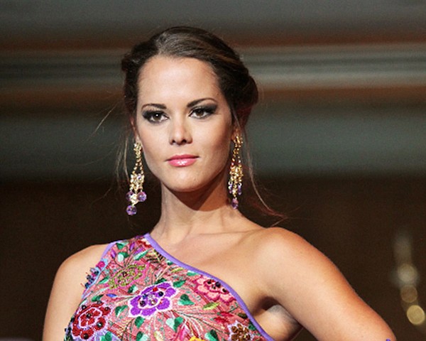 Twin Designers From Mexico Highlight Indigenous Fabrics in Their ...