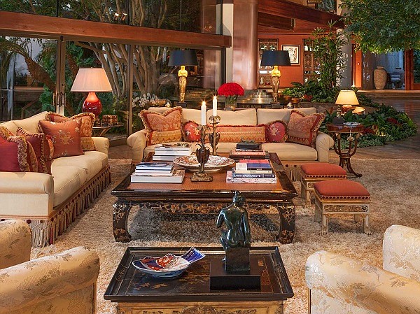 Jones Apparel Founder Selling Former House of Famous Talk-Show Host ...